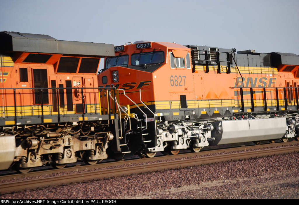 BNSF 6827 heads westbound behind BNSF 7615.